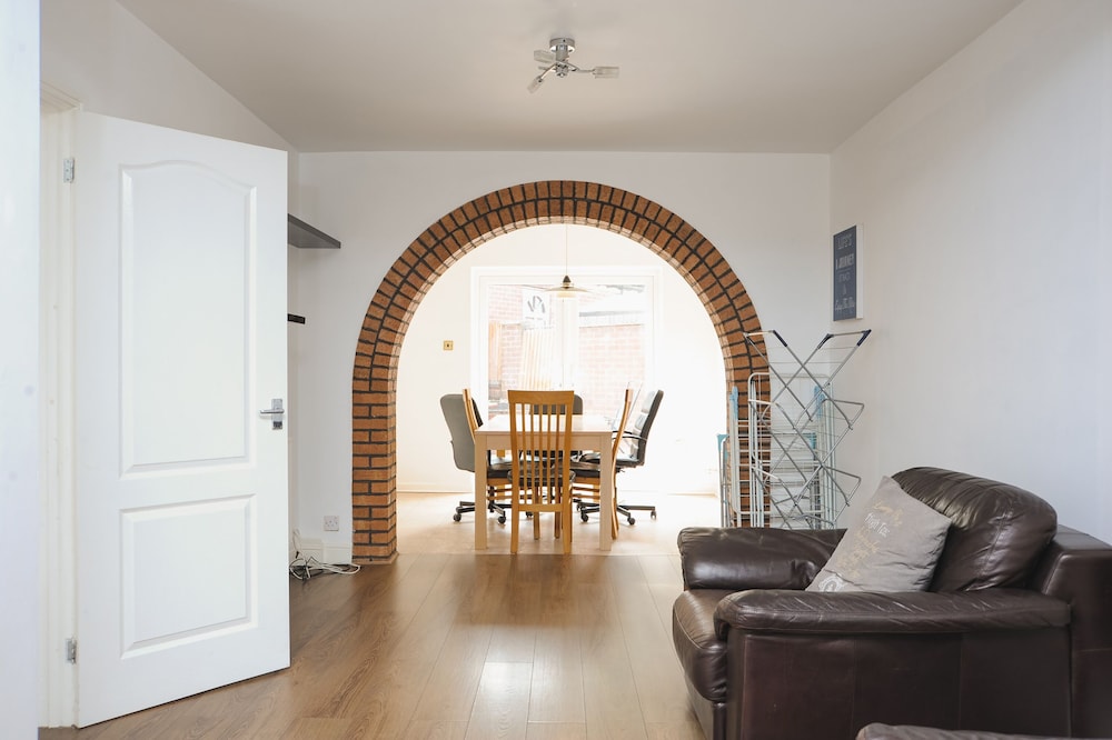 Coventry Deluxe Rooms in Coventry | 2023 Updated prices, deals - Klook ...
