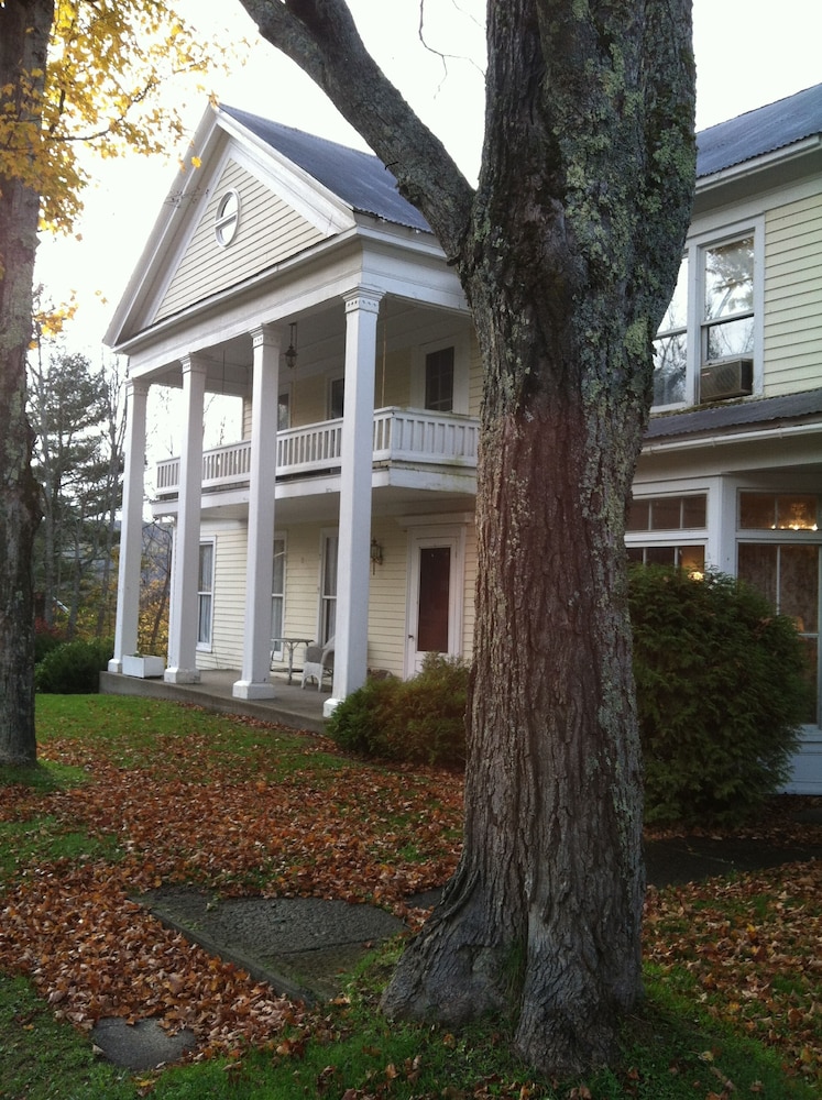 The Willow Tree Inn in | 2024 Updated prices, deals - Klook United States