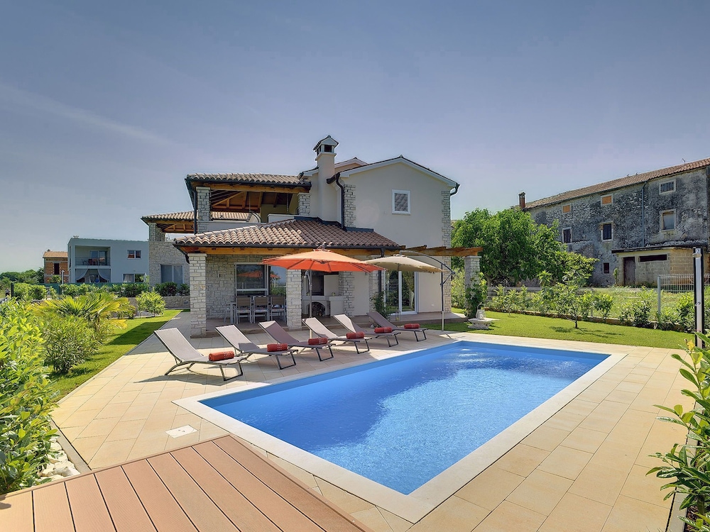 Gorgeous Villa in Novigrad With Private Pool in Grad Novigrad | 2024 ...
