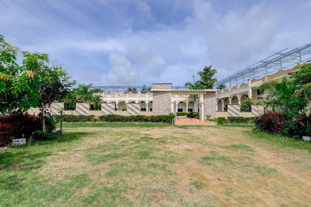 Ezzenza Royal Garden Brindavan Resort in Mandya district | 2025 Updated ...