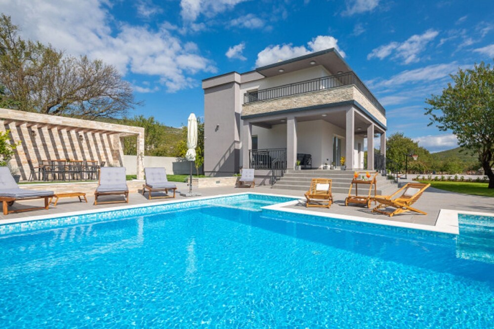 Villa Dali in Dicmo | 2023 Updated prices, deals - Klook United States