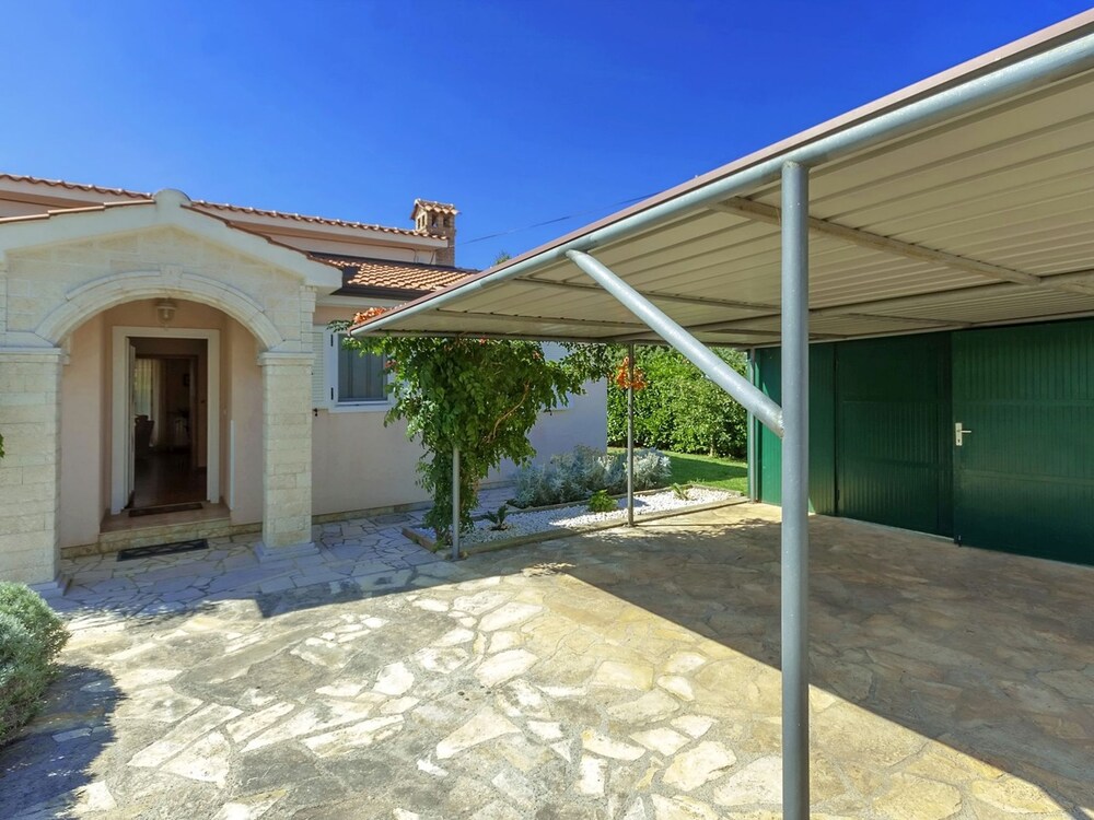 Quaint Villa in Žbandaj With Outdoor Pool in Grad Poreč | 2025 Updated ...