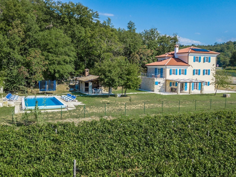 Beautiful Villa With Private Swimming Pool in Momjan in Grad Buje ...