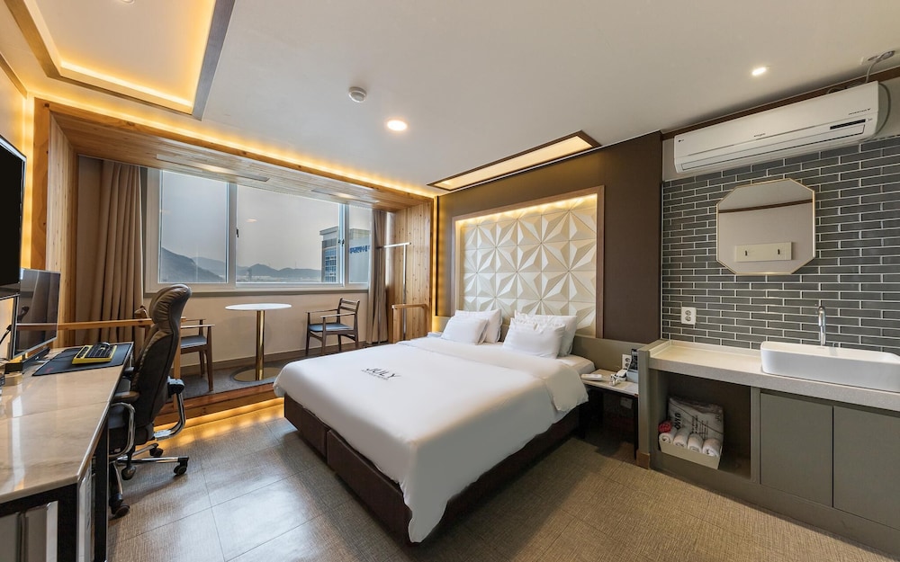 Changwon Masan Ros Signature Hotel in Gyeongsangnam-do | 2024 Updated ...