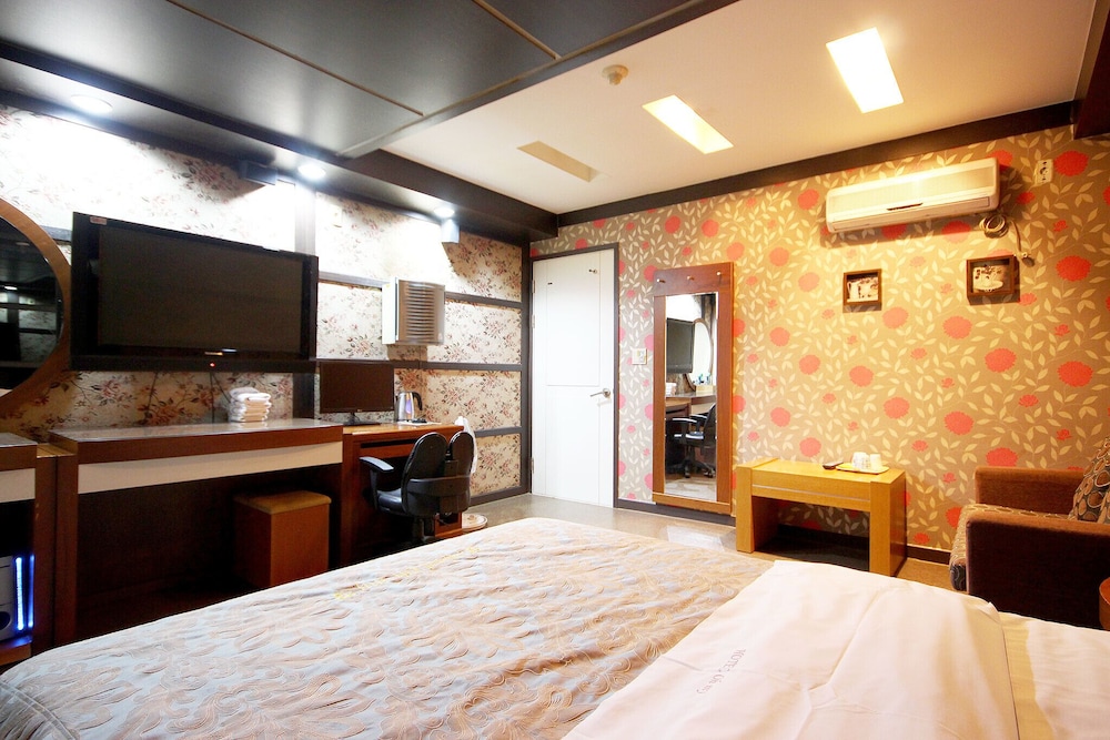 Gunsan Oh My in Jeollabuk-do | 2025 Updated prices, deals - Klook ...
