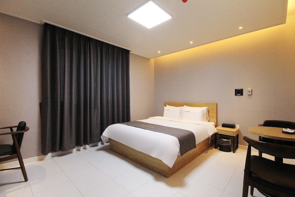 Jeonju Jungang Raon Hotel in Jeollabuk-do | 2025 Updated prices, deals ...