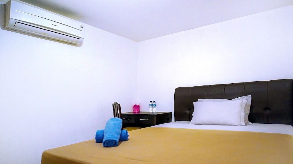 SPR Room By Ruang Nyaman in Jakarta | 2025 Updated prices, deals ...