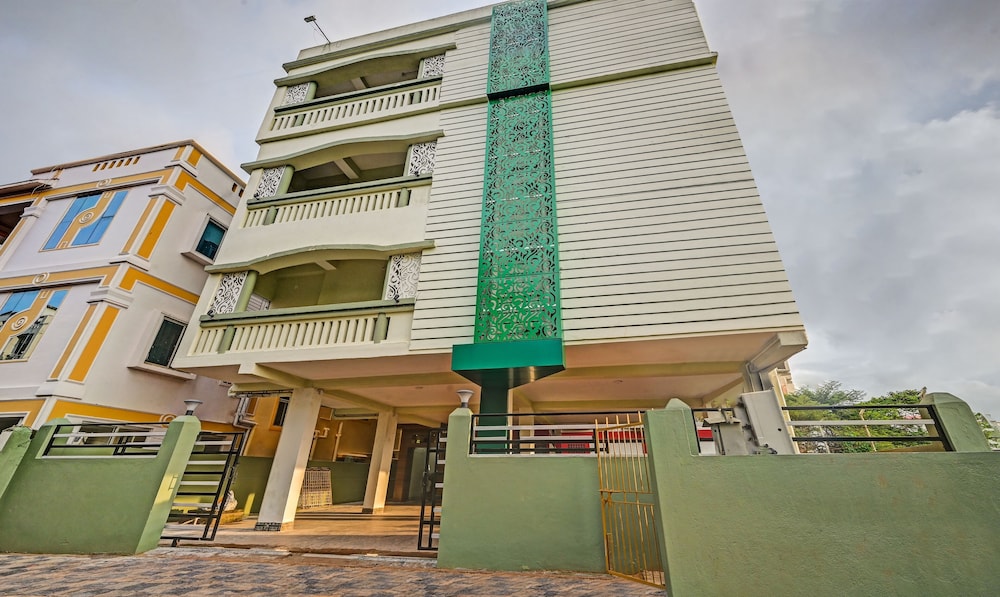 Treebo Trend King's Court in Khordha | 2023 Updated prices, deals ...