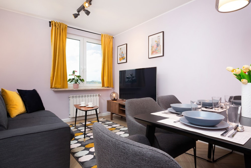 Apartment Nowowiejska Warsaw by Renters in Warsaw | 2024 Updated prices ...
