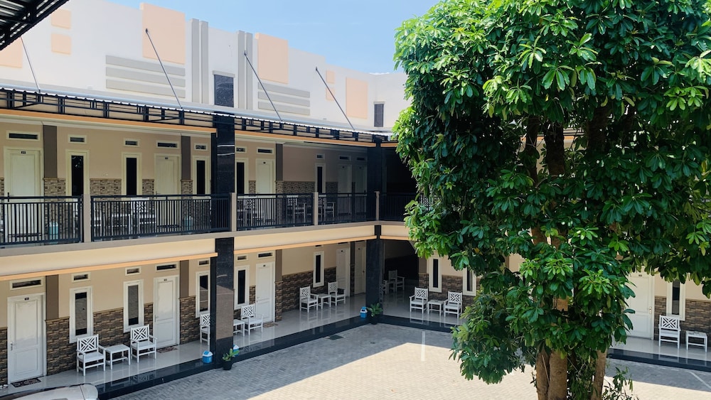 Asmi Hotel in Sumenep | 2024 Updated prices, deals - Klook United States