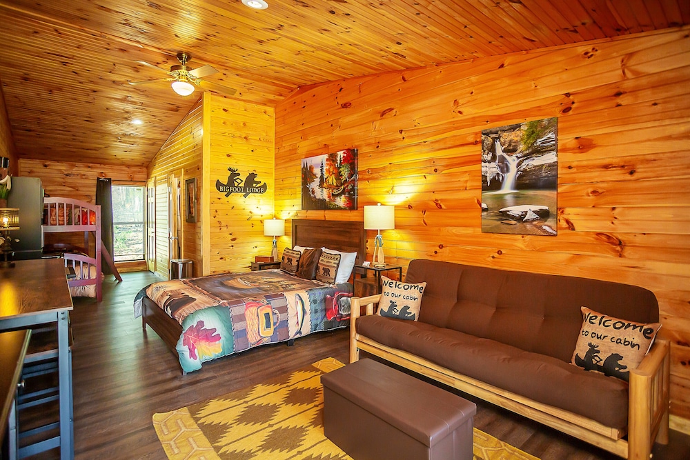 Bigfoot Lodge Room Two in | 2025 Updated prices, deals - Klook United ...