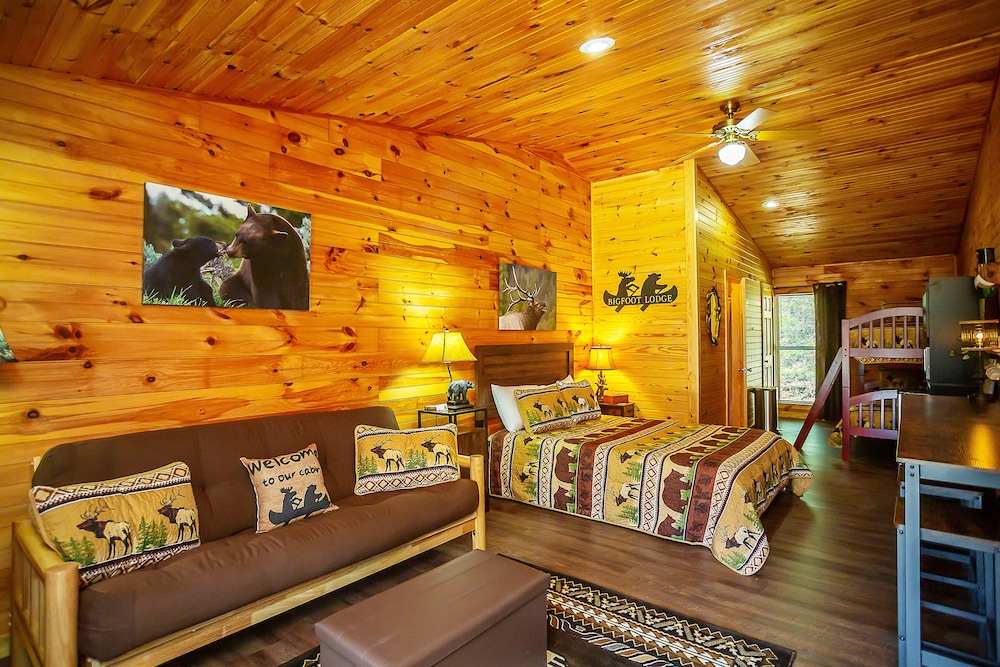 Bigfoot Lodge Room Three in | 2025 Updated prices, deals - Klook United ...