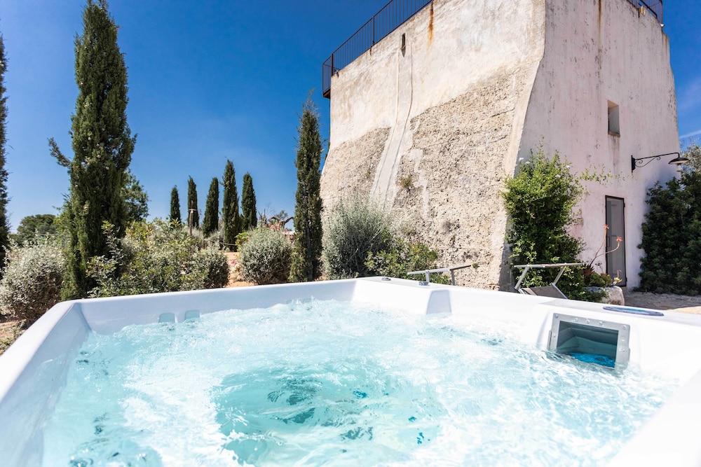 Suite antica Torre dell'alto mare in Alliste | 2024 Updated prices ...