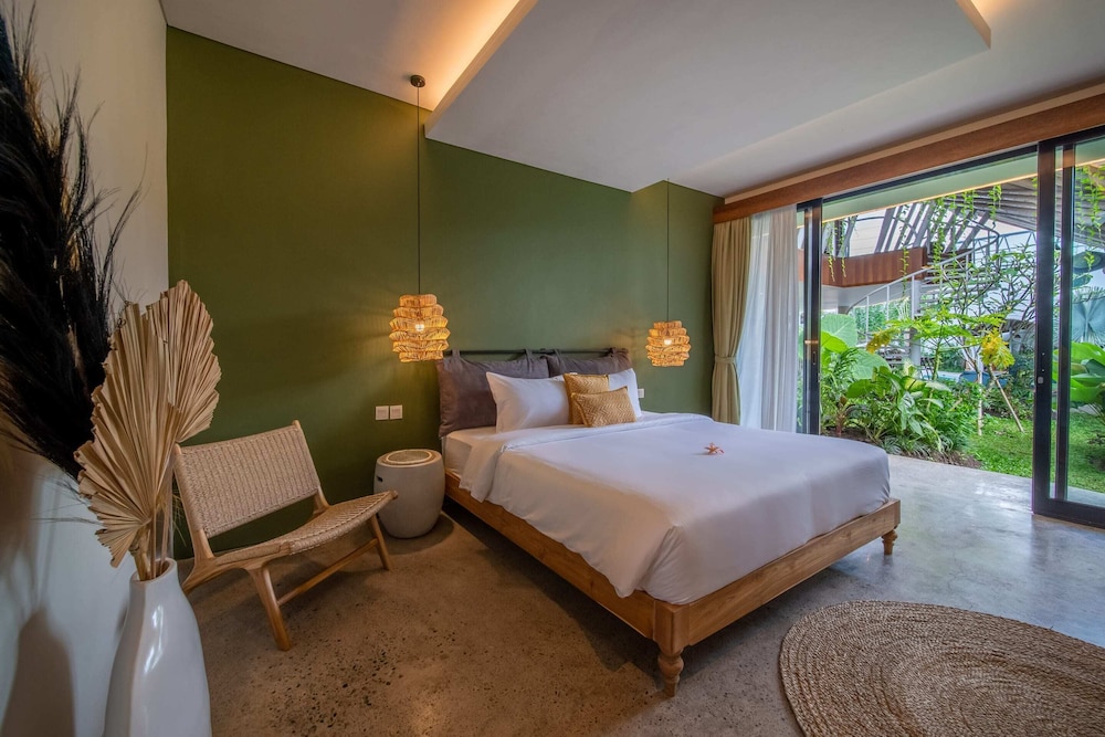 Stunning Architecture 5BR Bamboo With Tropical Pool Villa in Umalas in ...