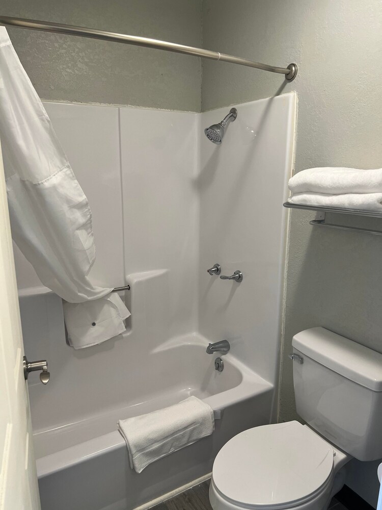 Maple Tree Inn in | 2024 Updated prices, deals - Klook United States