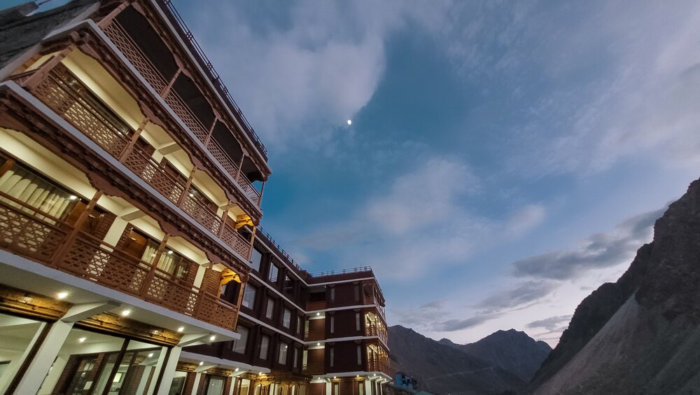 Hotel The Kaiser Palace in Kargil District | 2024 Updated prices, deals ...