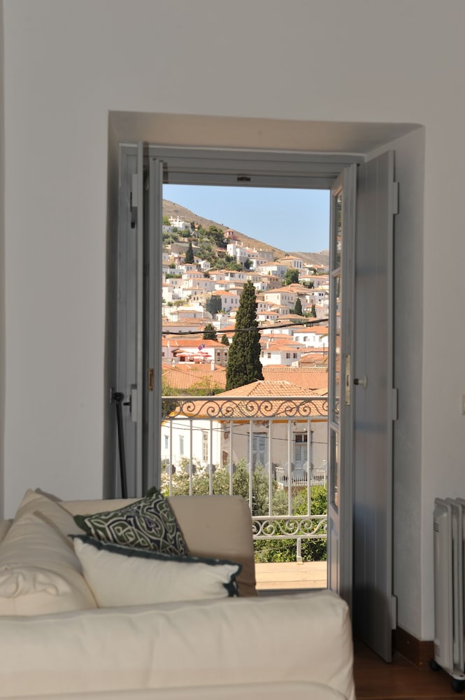Zeus House in Municipality of Hydra | 2024 Updated prices, deals ...