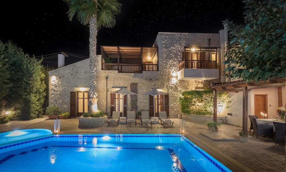 Amazing Villas in Crete Villa Asteri - Traditional Elegant Villa in ...