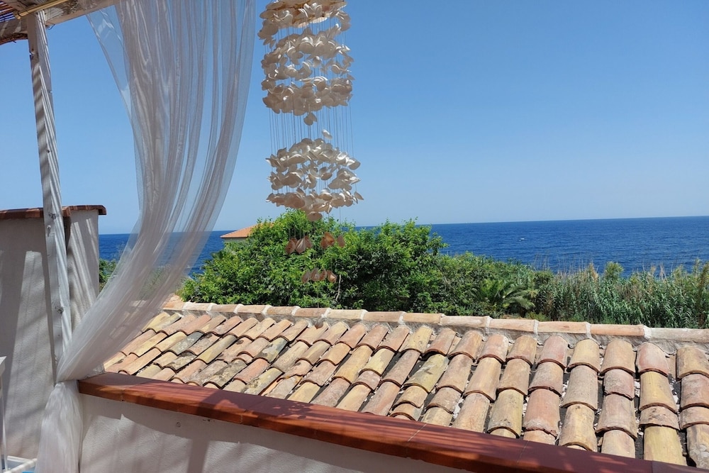Casa Azzurra Front Beach in Riposto | 2023 Updated prices, deals ...