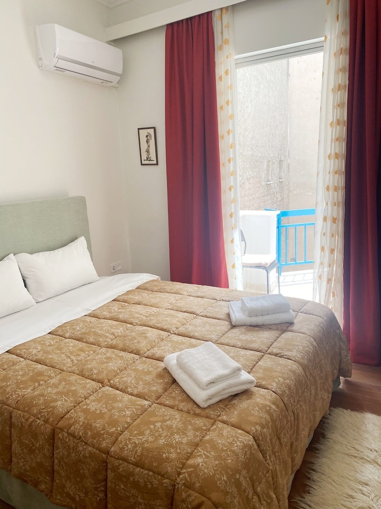 A Stroll to the Acropolis Athenian Homes in Municipality of Athens | 2025 Updated prices, deals ...