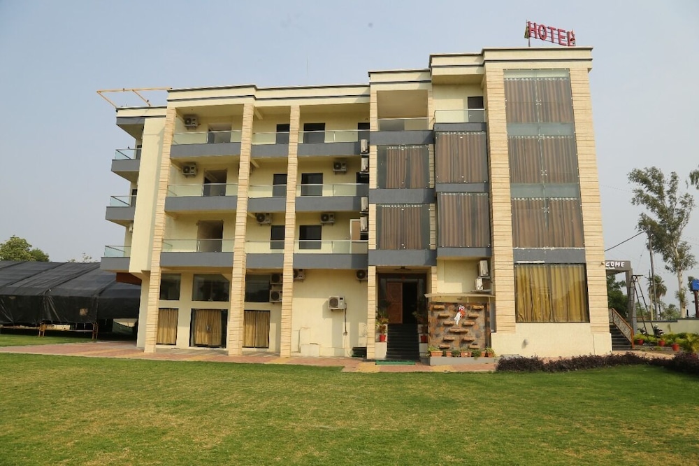 Hotel Shrestha Paradise in Neemuch | 2025 Updated prices, deals - Klook ...
