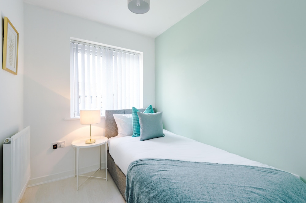 4 Bedroom 3 Bathroom Contractor Home MCR in Manchester | 2025 Updated ...