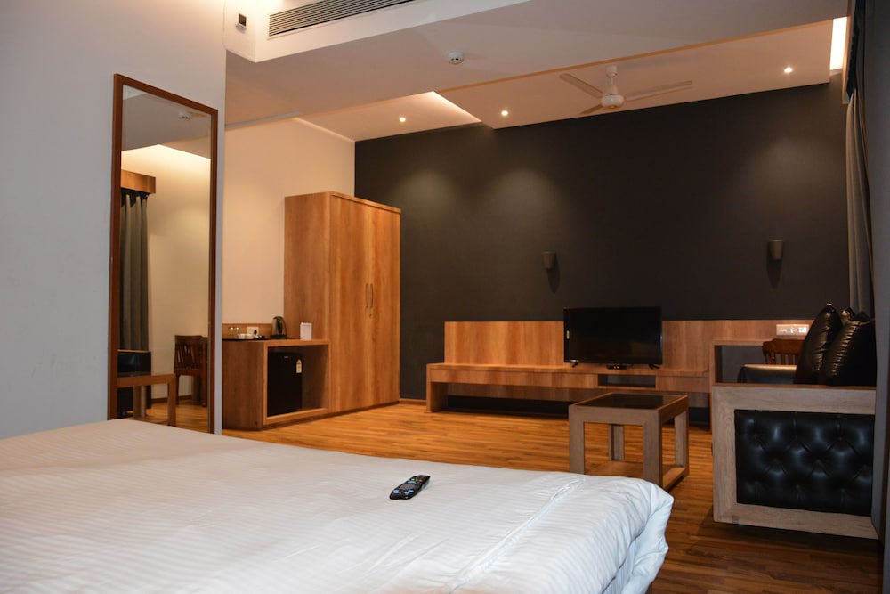 The Grand Neelam Hotel in Raipur | 2024 Updated prices, deals - Klook ...