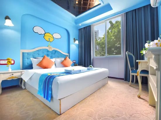 Renaissance Theme Hotel (Guang'an Moore Spring Department Store) in ...