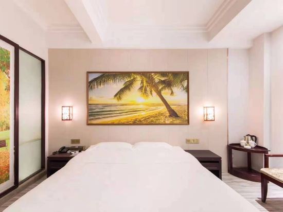 Kaimai Jinhua Hotel (Yueyang Railway Station Pedestrian Street) in ...