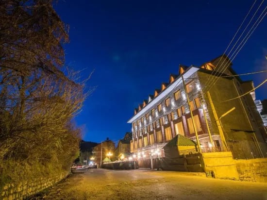 Coral Resort and Spa Centrally Heated Mountain Side Resort Manali in ...
