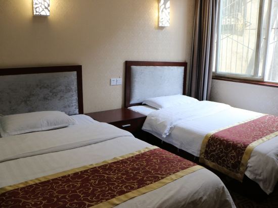 Tongxin Hotel (Military District General Hospital Panda Base) in ...