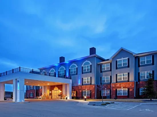 Holiday Inn Express Hotel & Suites Milwaukee Airport by IHG in ...