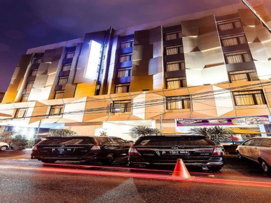 Zen Rooms Blok M Palatehan Jakarta in Jakarta | 2024 Updated prices ...