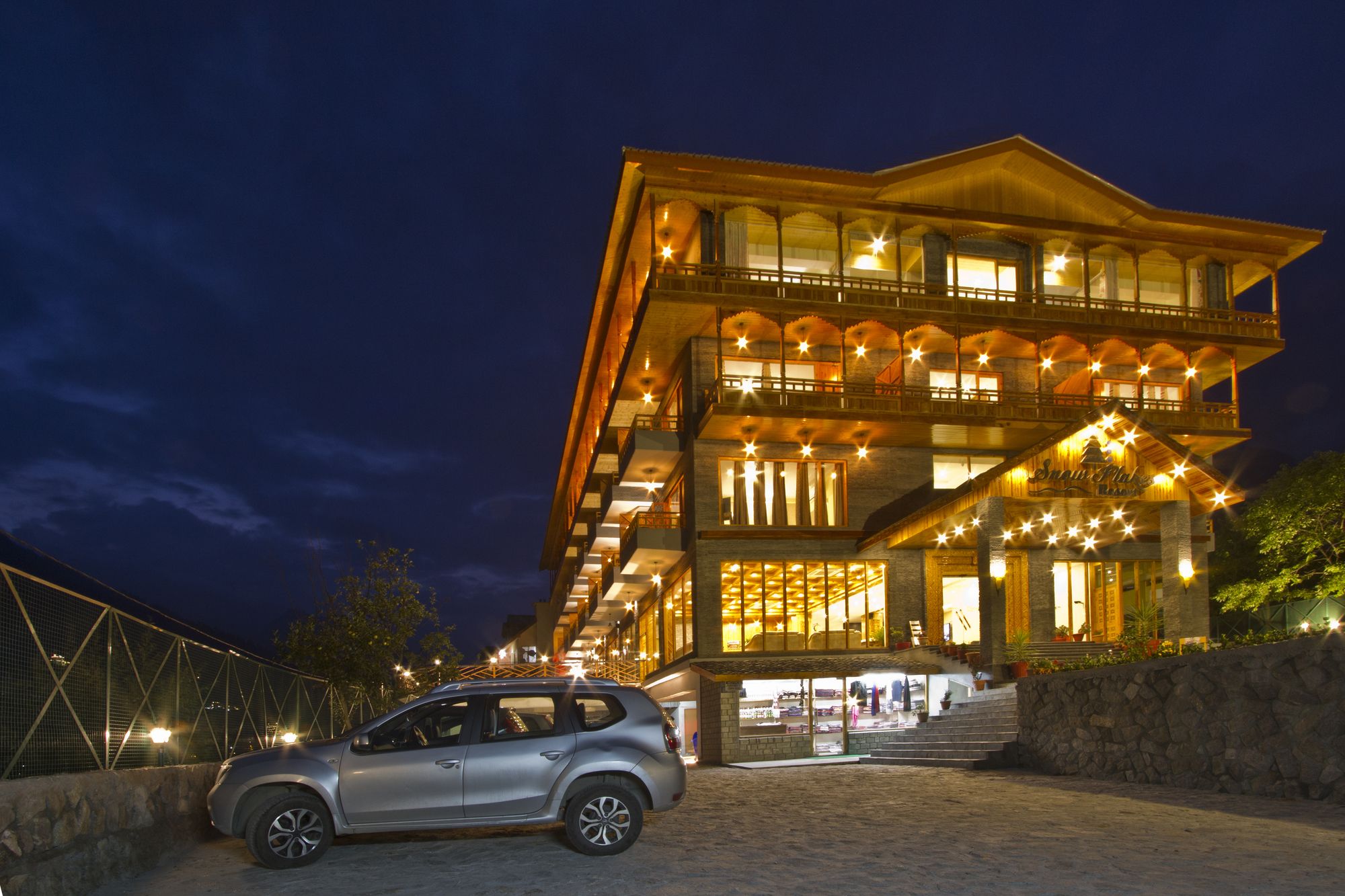 Snow Flakes Resort And Spa Centrally Heated Luxury Resort in Kullu ...