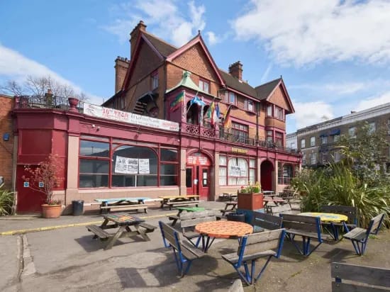 Hootananny Hostel in London | 2025 Updated prices, deals - Klook United ...