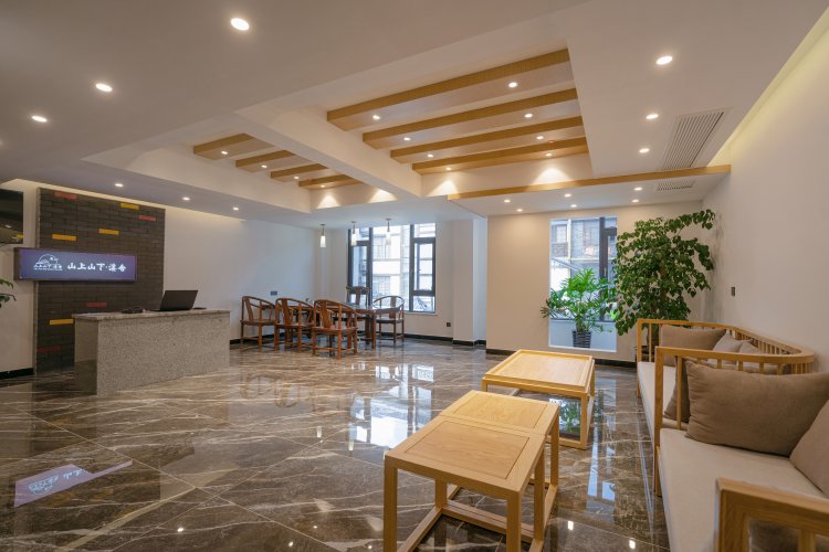 Mountain and Creek House (Zhangjiajie Forest Park Wulingyuan landmark ...