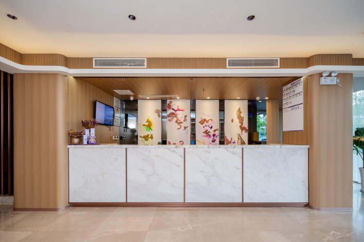 Lavande Hotel Guangzhou Baiyun Avenue North Subway Station in Guangzhou ...