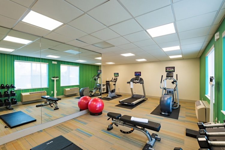 Holiday Inn Express Hotel & Suites PEORIA NORTH - GLENDALE, an IHG ...