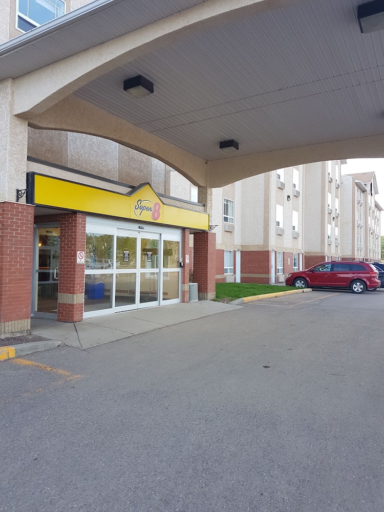 Super 8 by Wyndham Fort Nelson BC in | 2026 Updated prices, deals ...