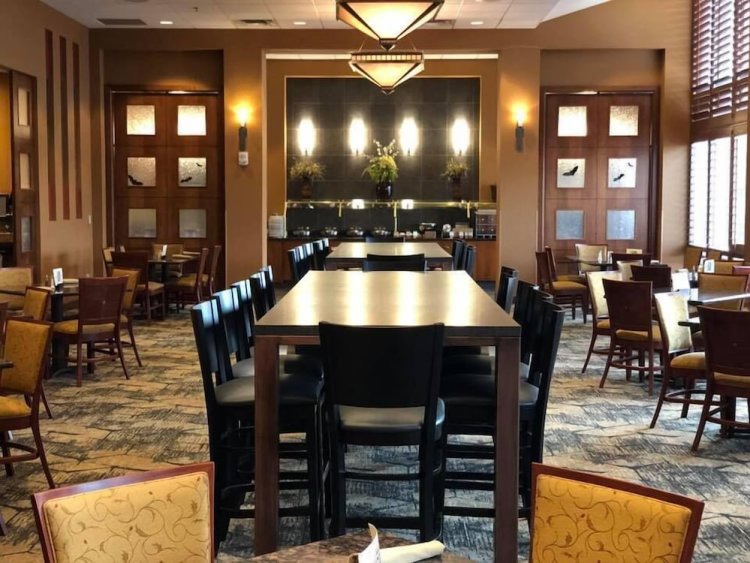 DoubleTree by Hilton Bay City - Riverfront in | 2025 Updated prices ...